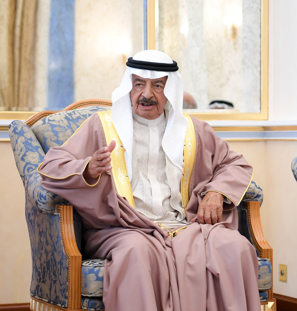 HRH Premier receives officials, citizens | Bahrain News Agency