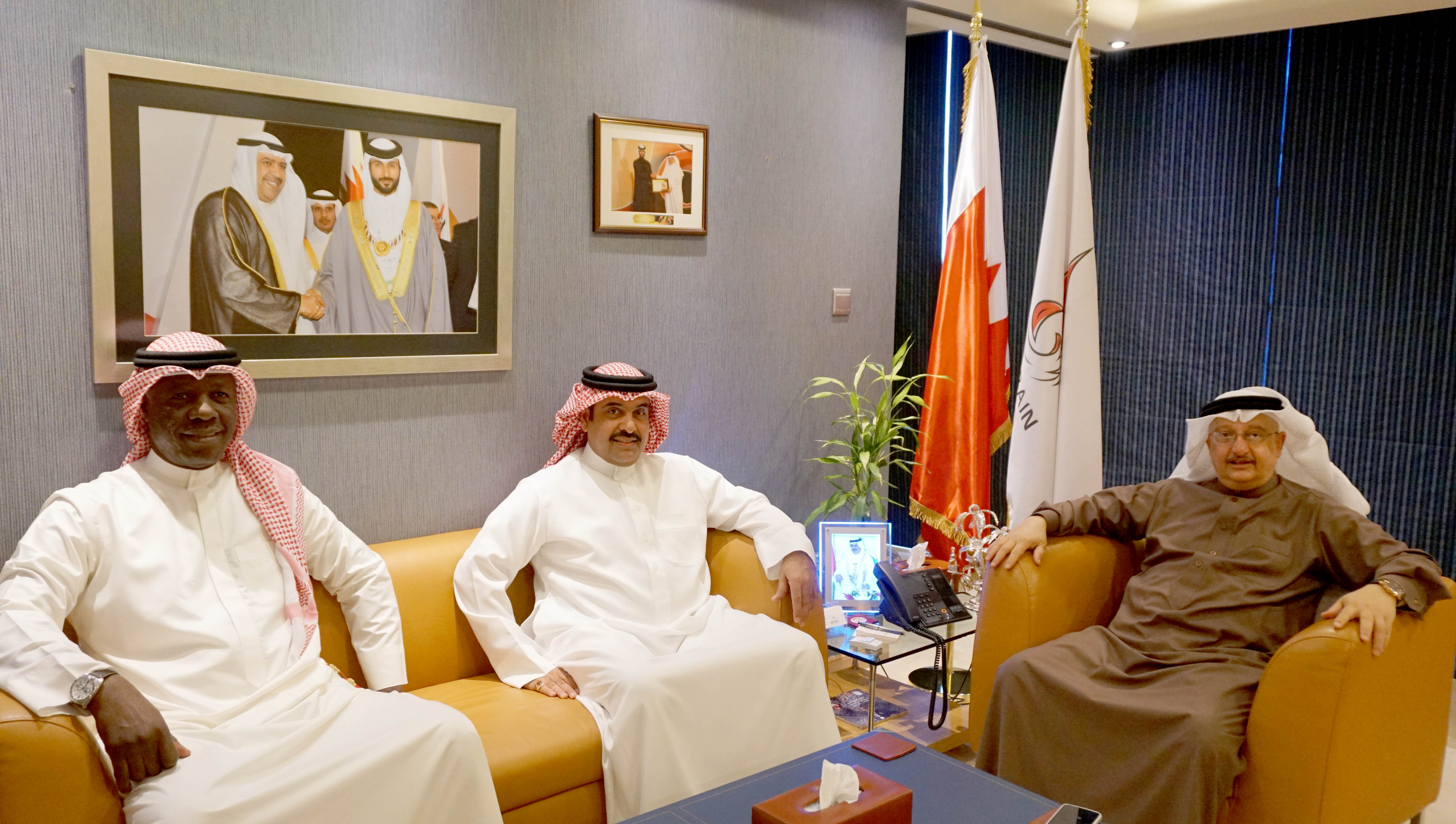 BOC gen. secretary receives Bahrain fencing association chairman ...
