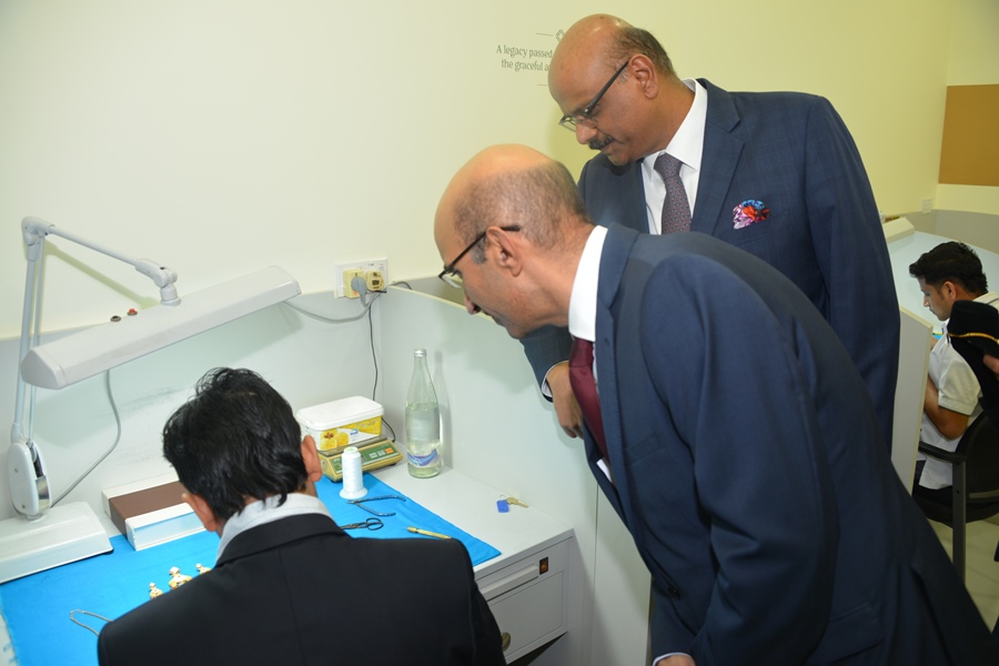 Industry, Commerce and Tourism Ministry Undersecretary opens two Devji ...