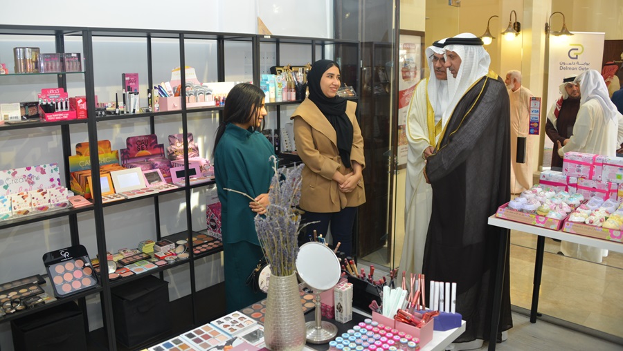 Domestic Trade assistant undersecretary opens Delmon Gate shopping mall ...