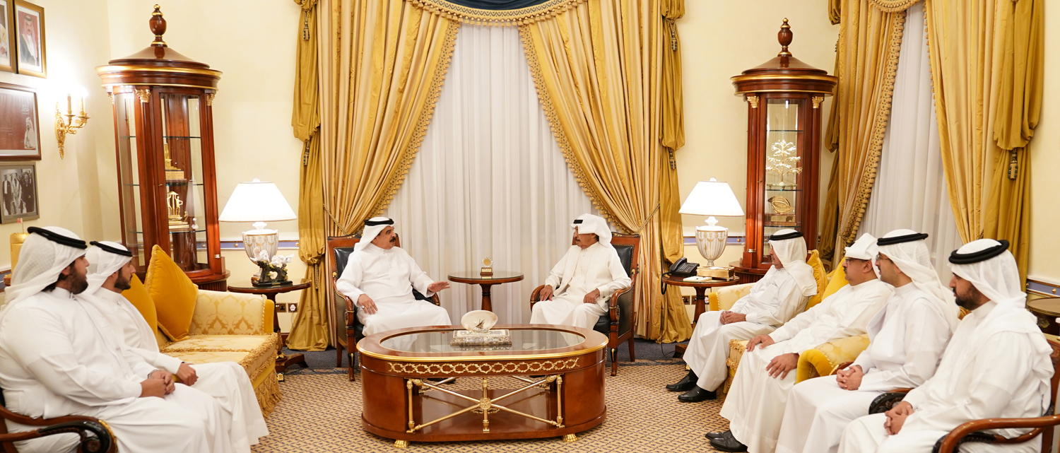 HM King Hamad visits HRH the Premier | Bahrain News Agency