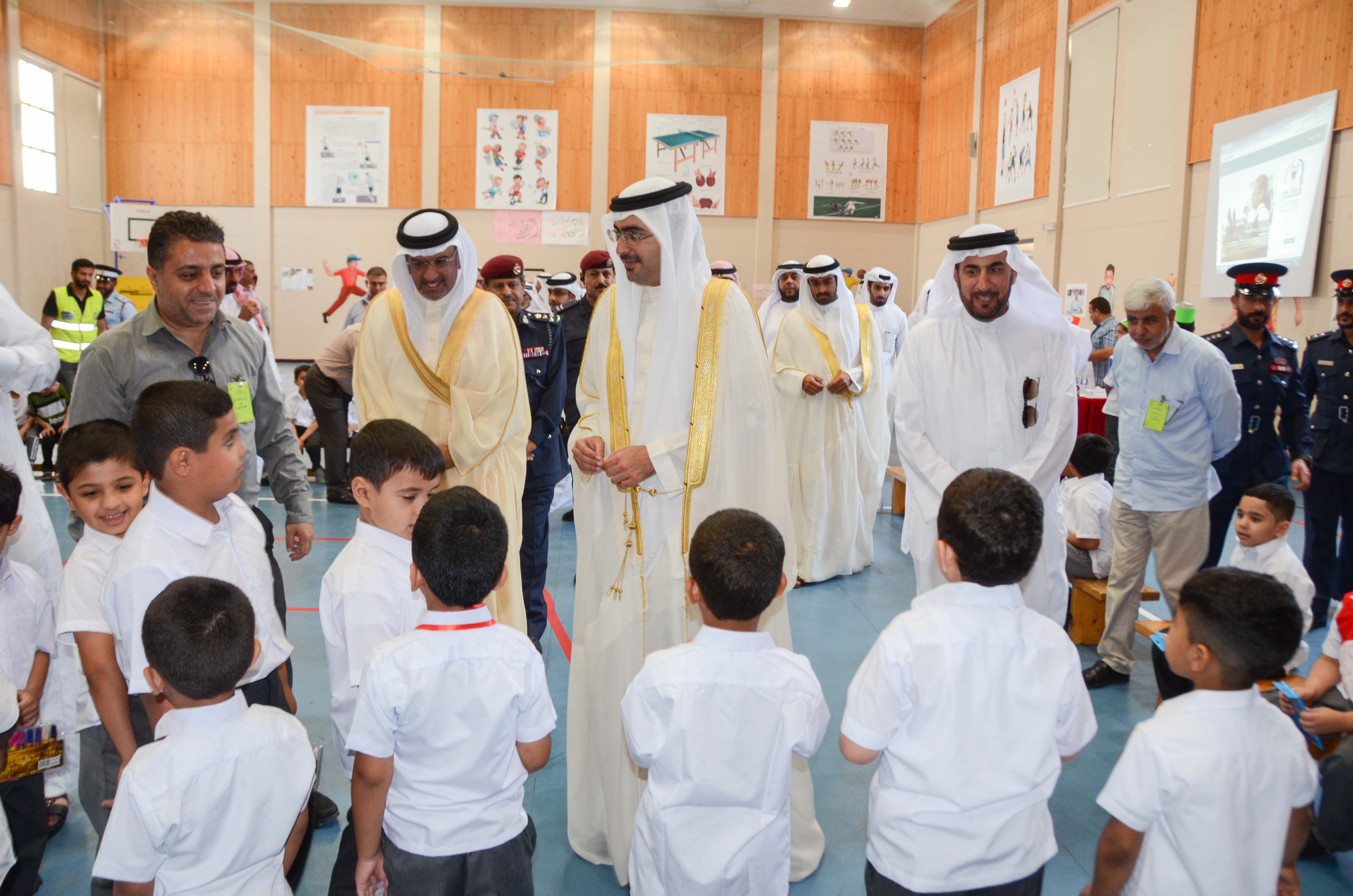 Governors visit several schools | Bahrain News Agency