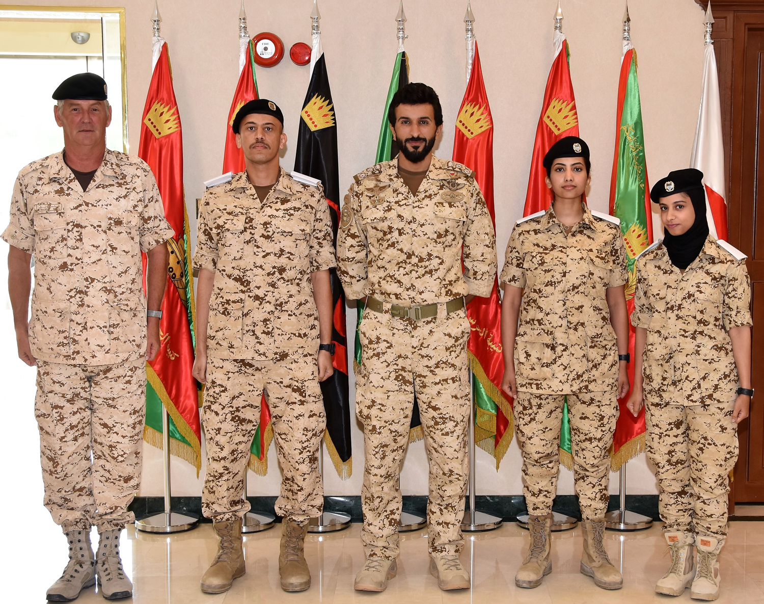 Royal Guard Commander receives candidate officers | Bahrain News Agency