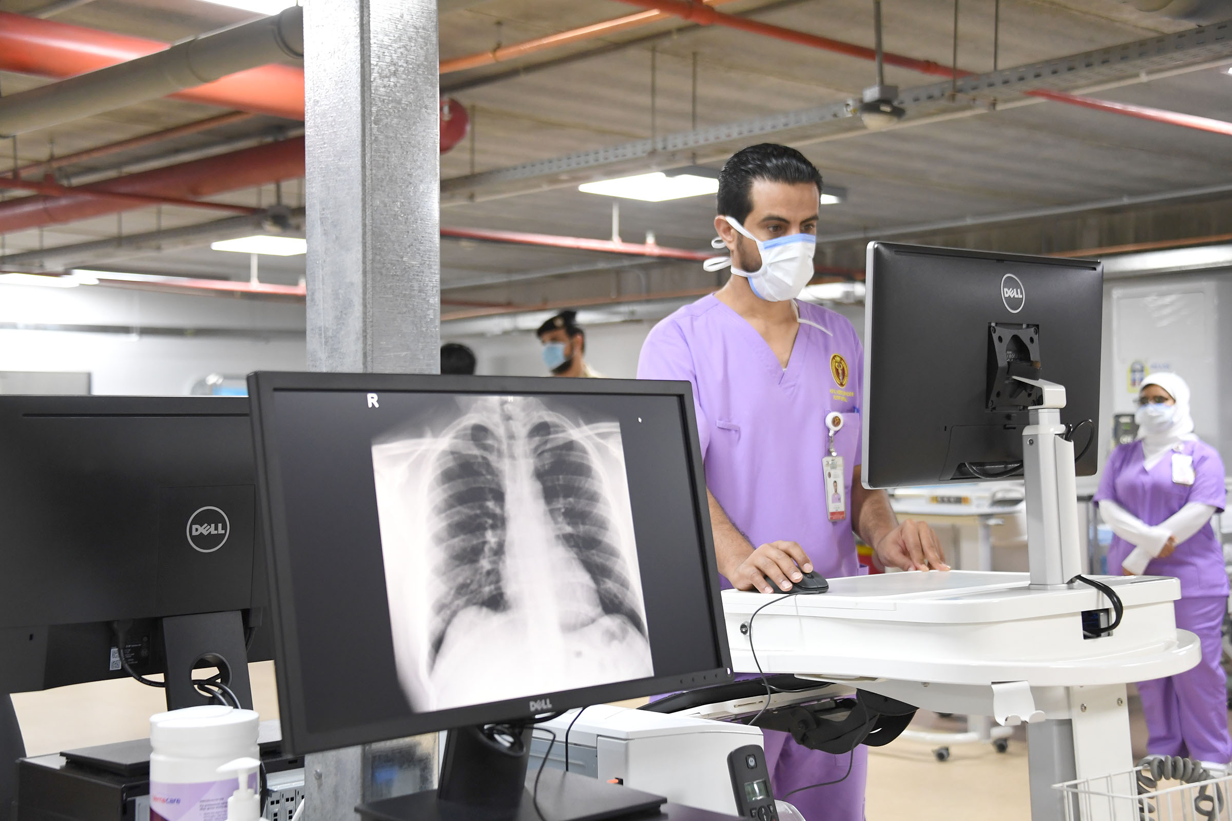 SCH President inspects field Intensive Care Unit at the Military ...