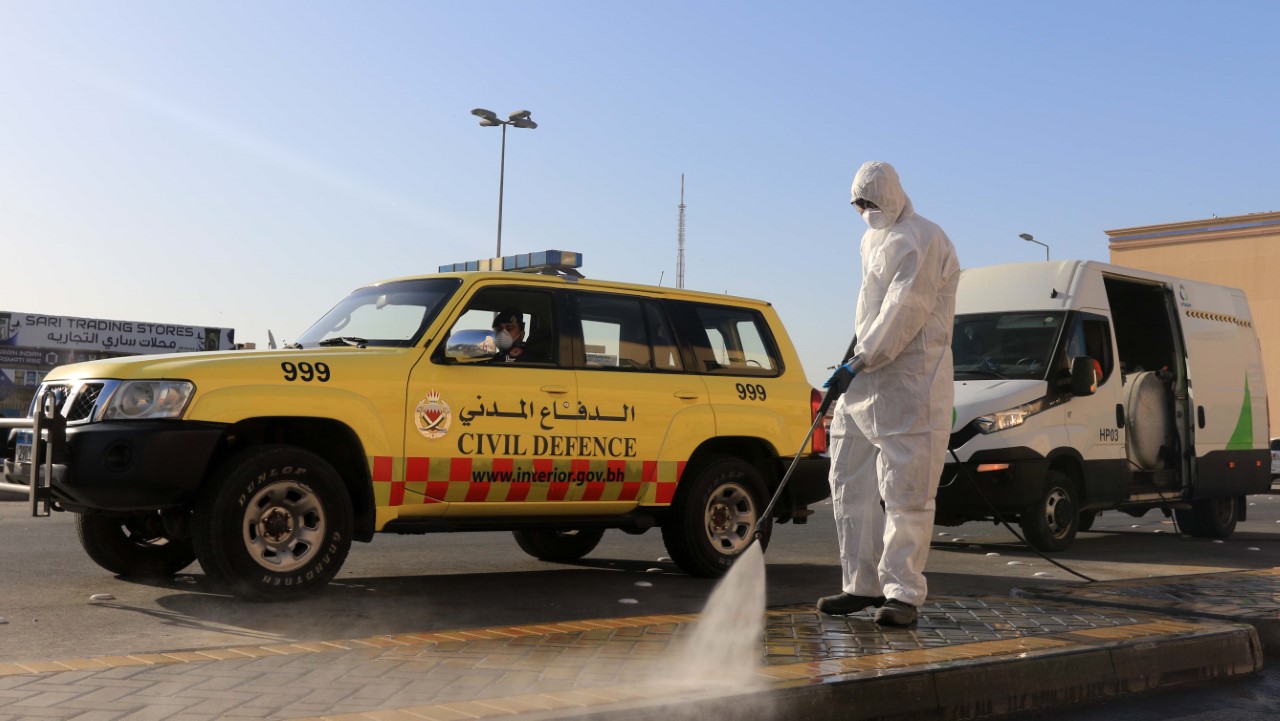 The Civil Defence trains cleaning companies | Bahrain News Agency