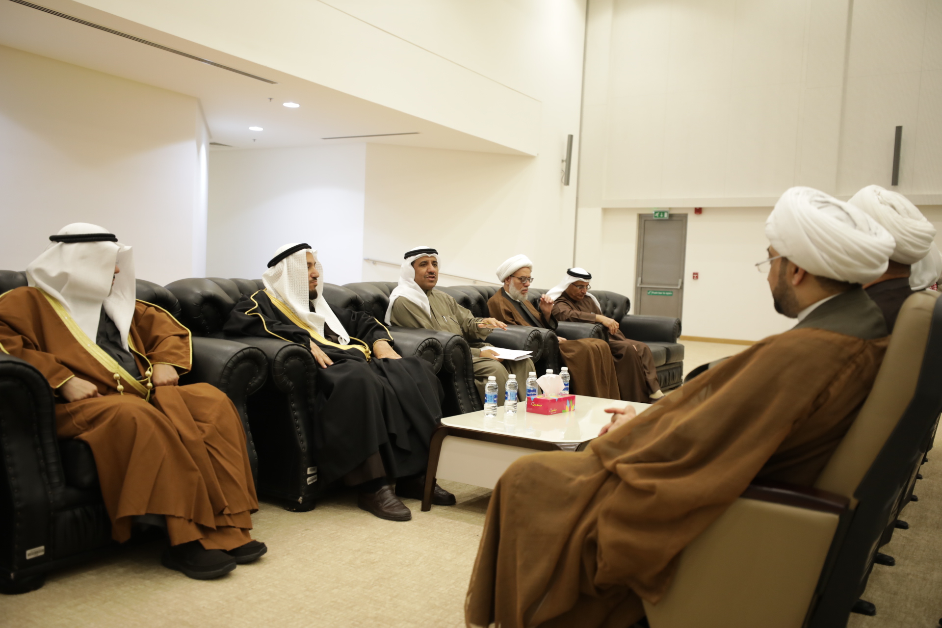 Chancellor Al-Buainain meets Sharia courts’ judges | Bahrain News Agency