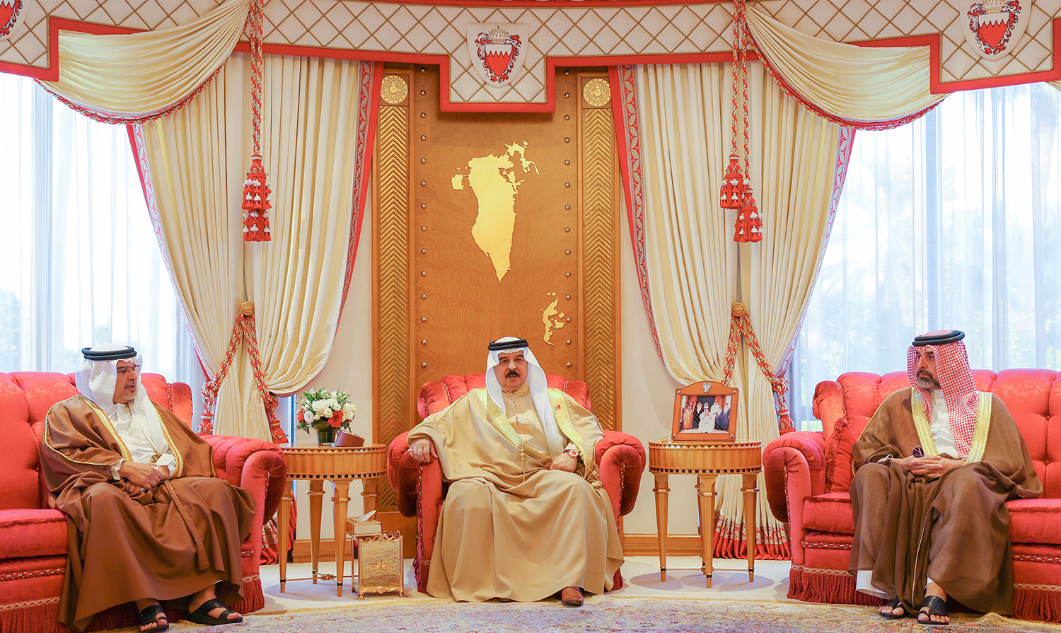 HM the King receives HRH the Crown Prince and Prime Minister | Bahrain ...