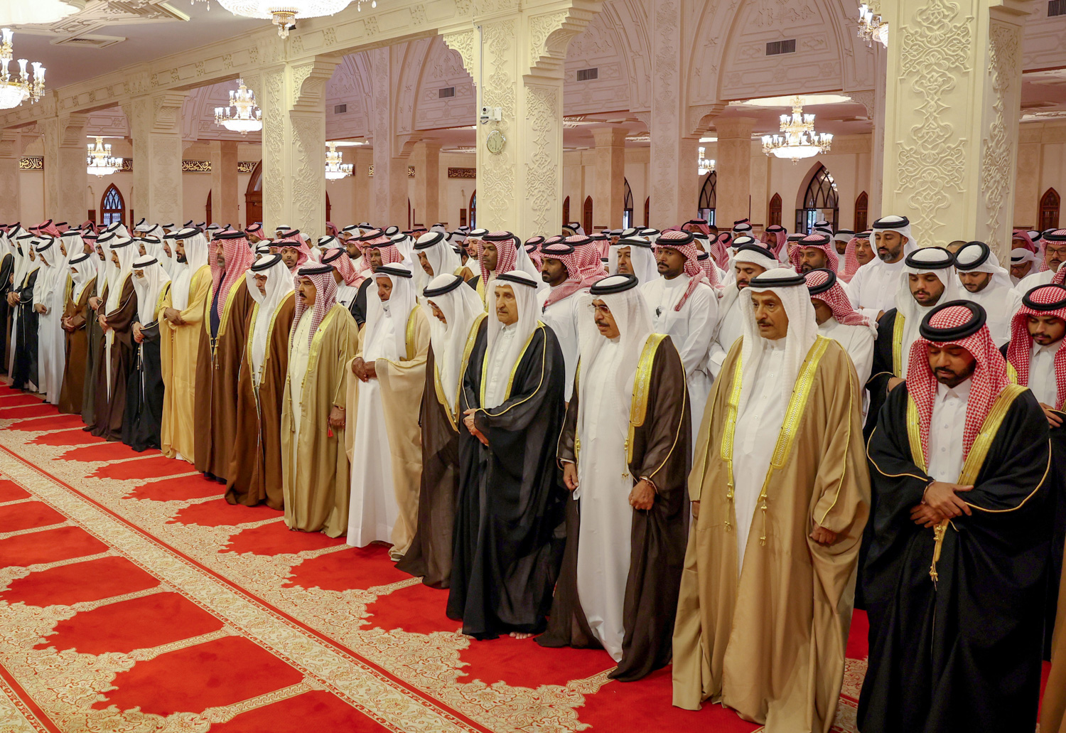 HM King performs funeral prayer for the late Shaikh Abdullah bin Salman ...
