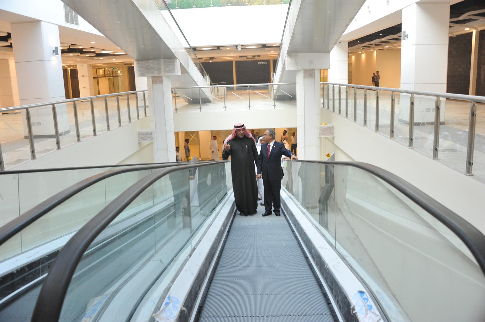 Works Minister inspects latest preparations for Muharraq Souq opening ...