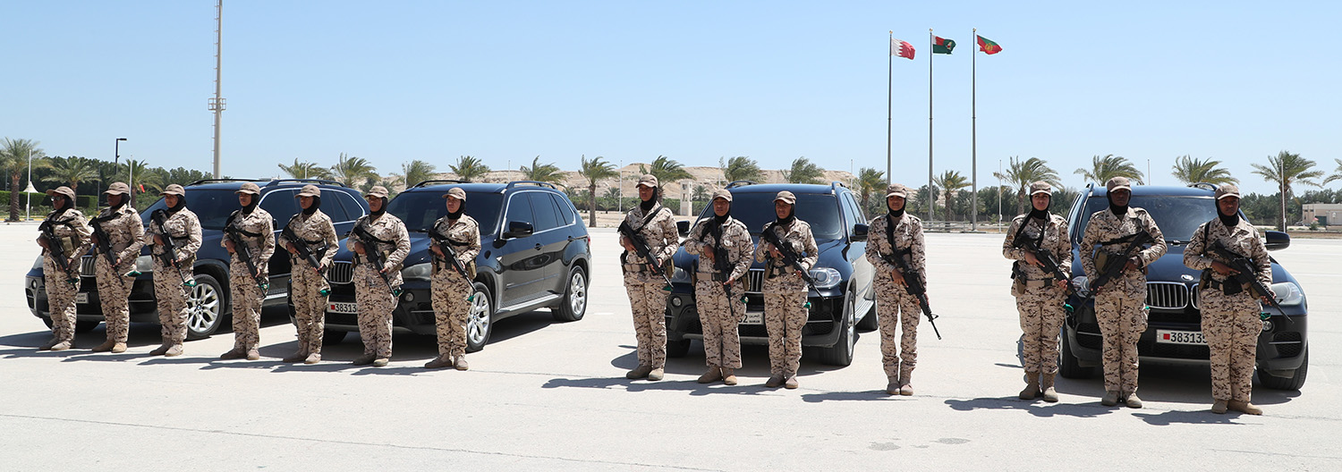 HM the King visits the BDF Royal Guard | Bahrain News Agency