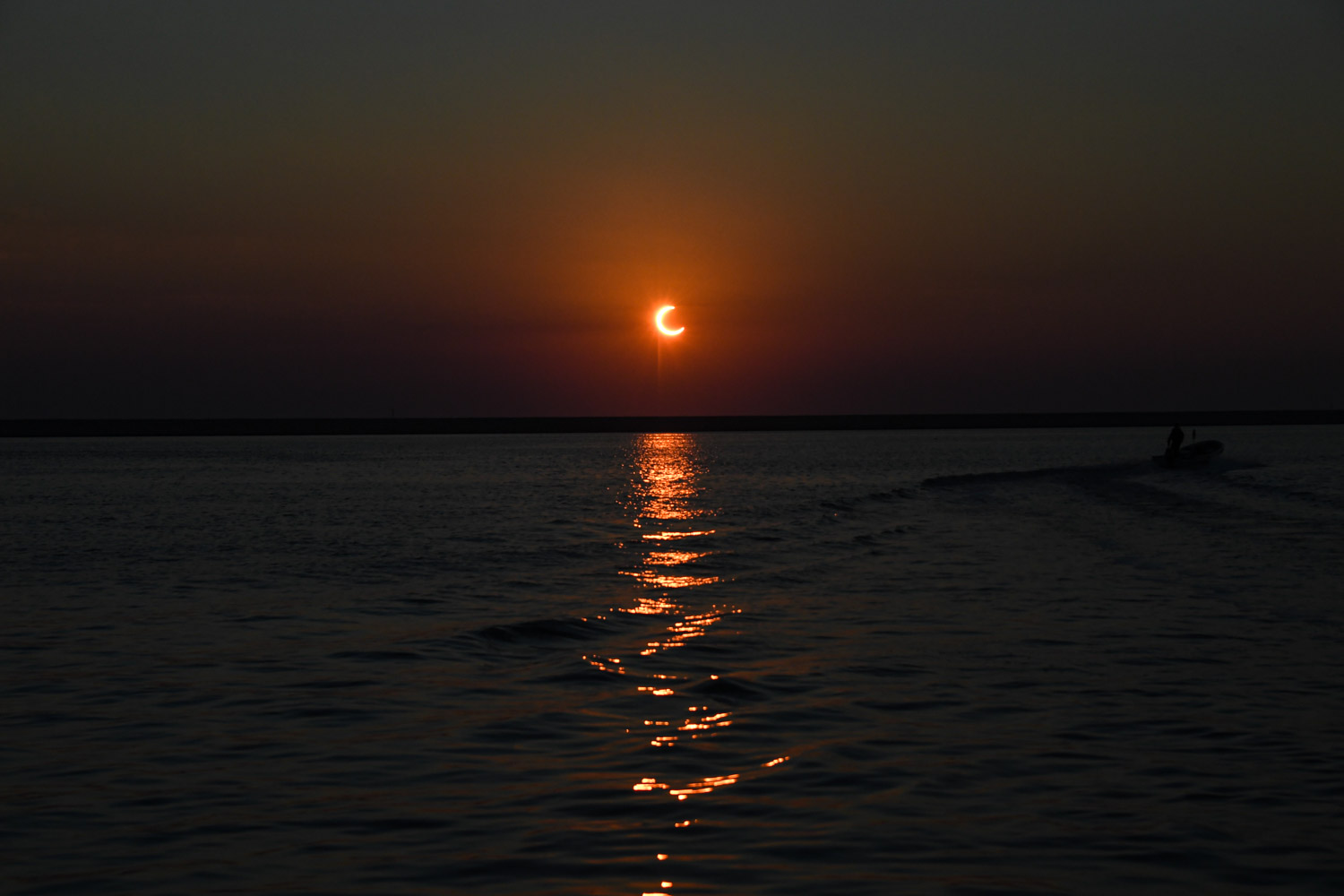 Bahrain witnesses the biggest solar eclipse in its history | Bahrain ...