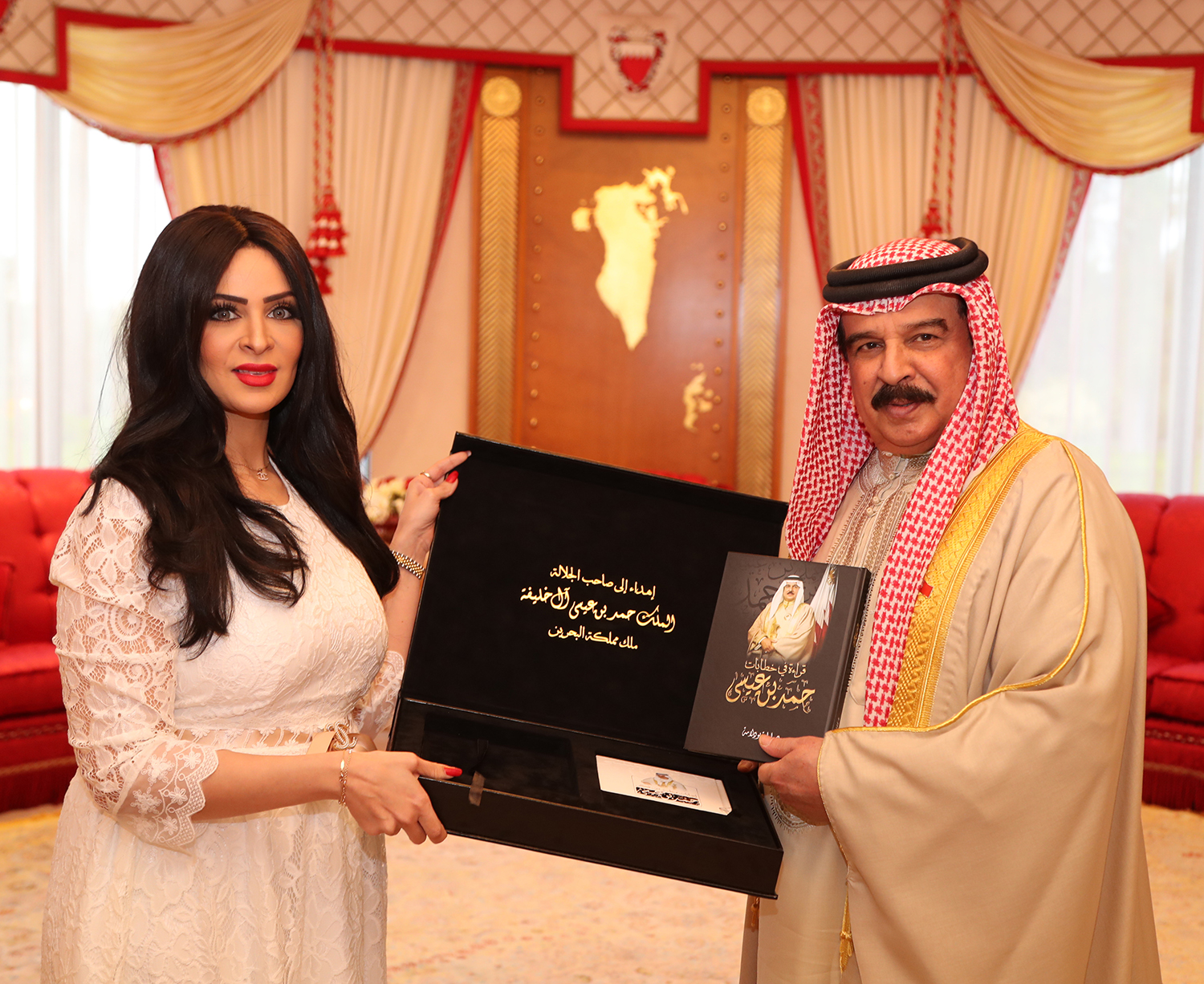 His Majesty the King receives writer Lulwa Bu Dulama | Bahrain News Agency