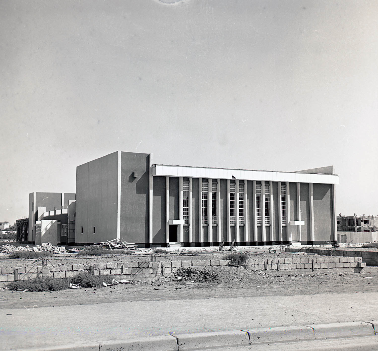 Alumni Club new, old premises, November 1976 | Bahrain News Agency