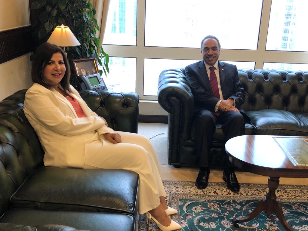 Works Minister congratulates assistant undersecretary for roads on the ...