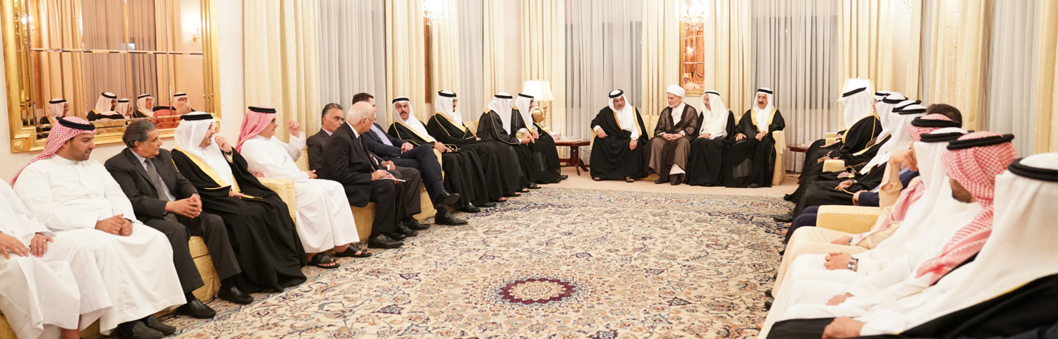 Deputy King visits Kanoo family majlis | Bahrain News Agency