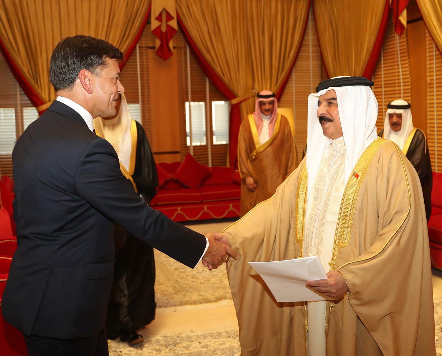 HM King receives Sweden ambassador credentials | Bahrain News Agency