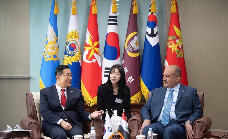 Defense chiefs of South Korea, Iraq agree to bolster defense industry ...