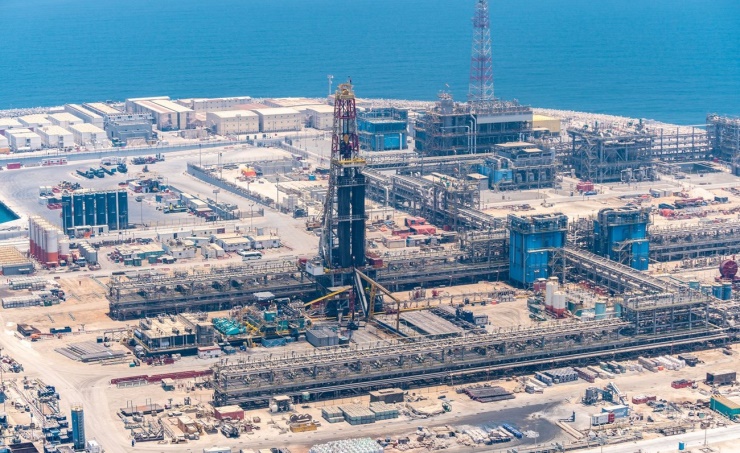 شركة أدنوك الإماراتية ترسي عقد استئجار منصتي حفر ذاتية الرفع بقيمة 3.6 ...