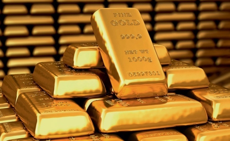 Gold retreats from near record-high levels ahead of US inflation data
