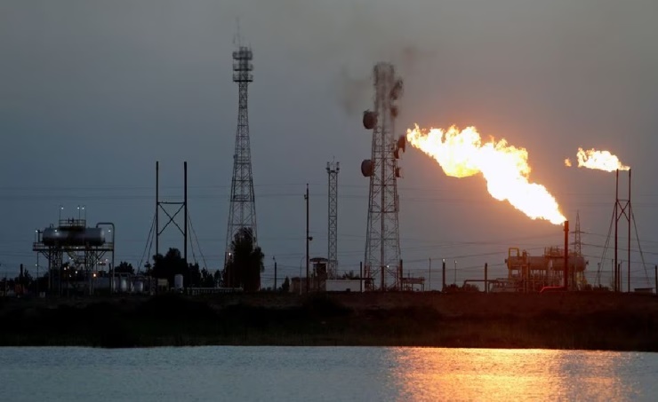 Oil falls as investors worry over recession fears