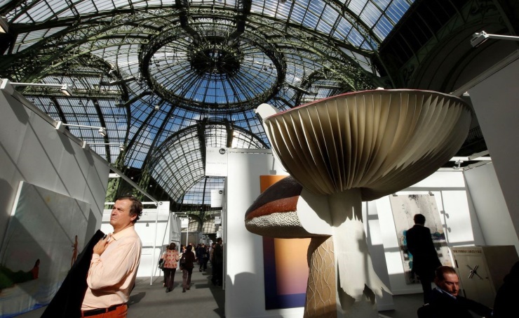 France awards Paris contemporary art fair to Art Basel organizers