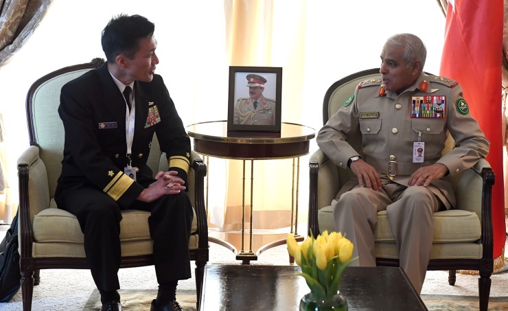 Chief of Staff meets Japanese, Italian military officials