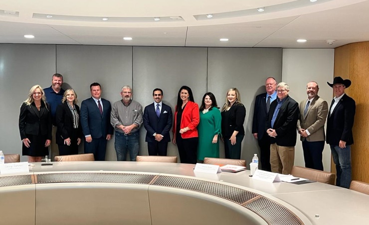 Bahraini Ambassador to US participates in round-table dialogue session