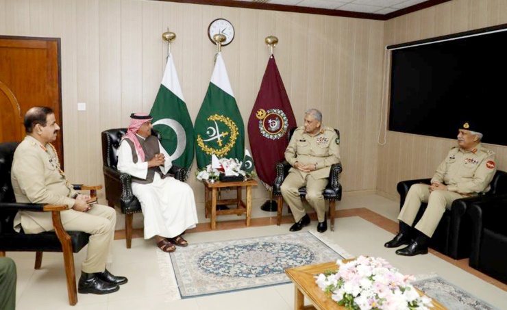 National Guard Commander meets Pakistan Army chief