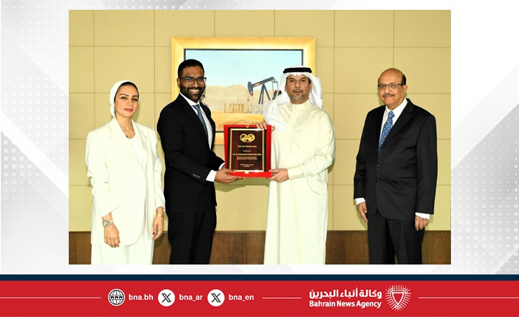 Oil Minister receives SPE Bahrain officials
