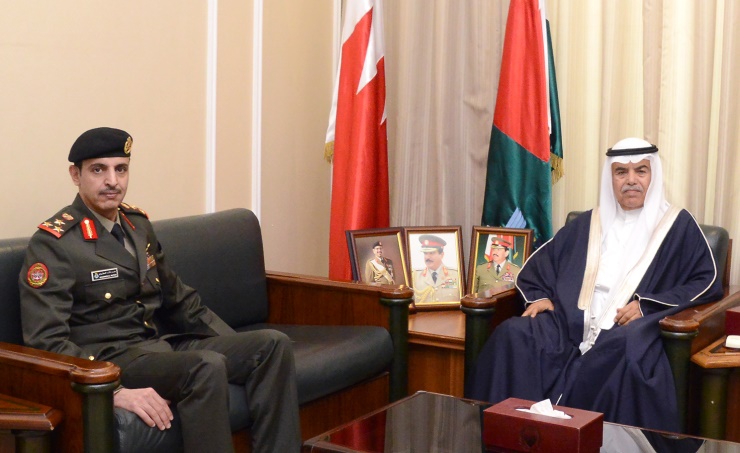 Defence Minister receives Kuwaiti Military Attaché