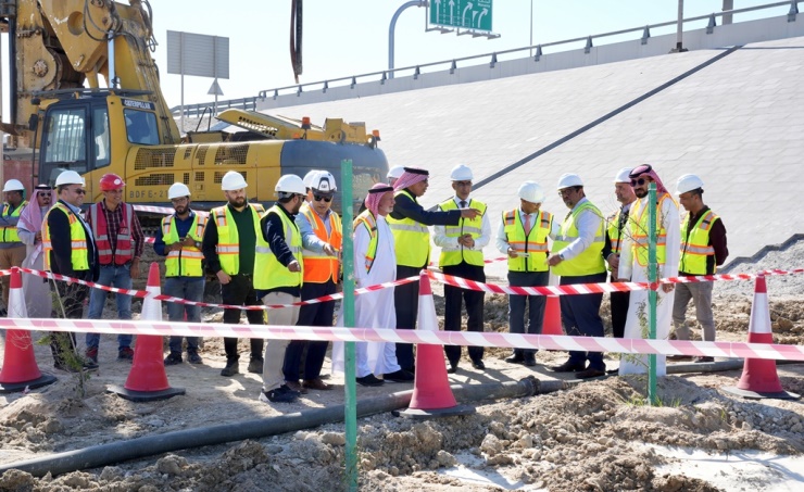 Works Minister inspects Al Jasra interchange development project