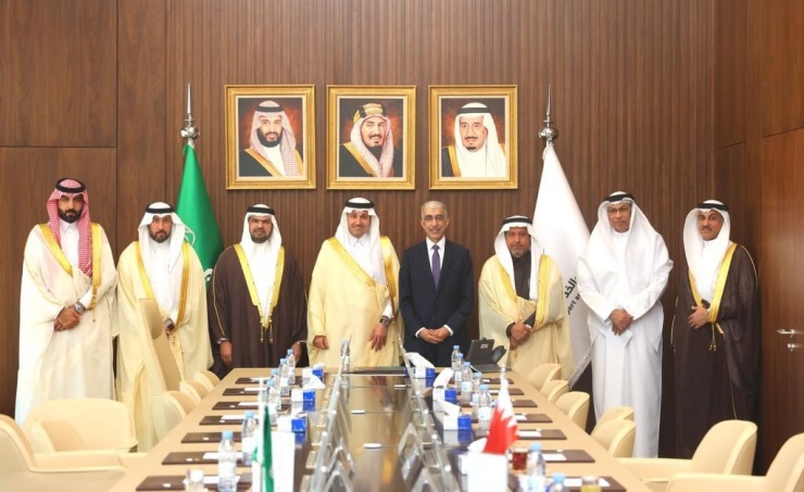 Bahrain-Saudi cooperation in infrastructure development discussed