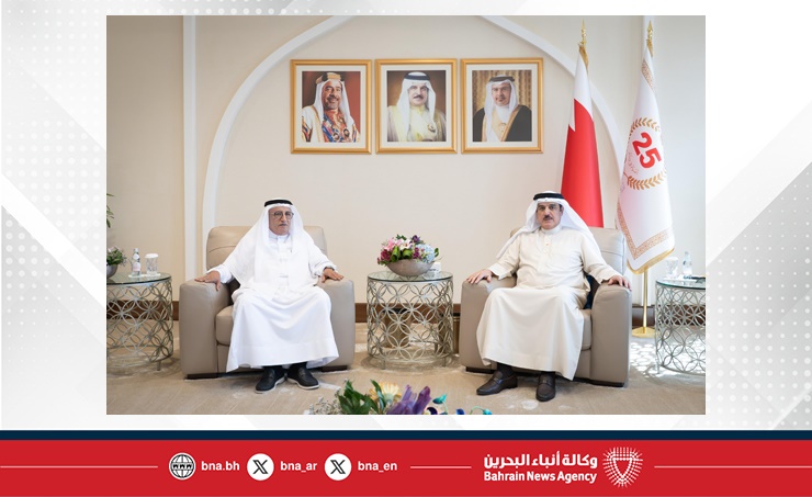 Speaker receives Al Ayam Editor-in-Chief