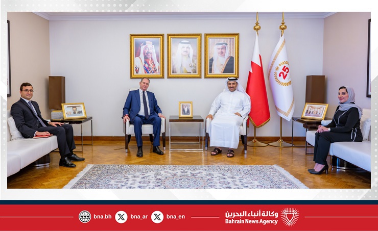 Information Minister receives Italian Ambassador to Bahrain