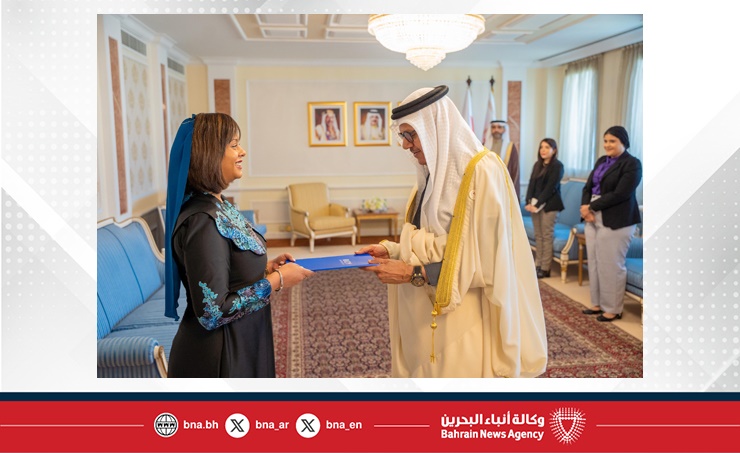 Foreign Minister receives credentials of IOM mission chief to Bahrain