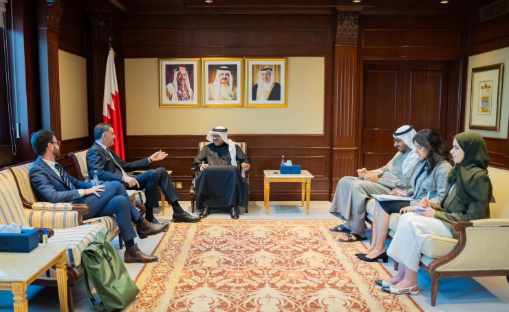 Minister of Foreign Affairs receives EU Ambassador to Bahrain