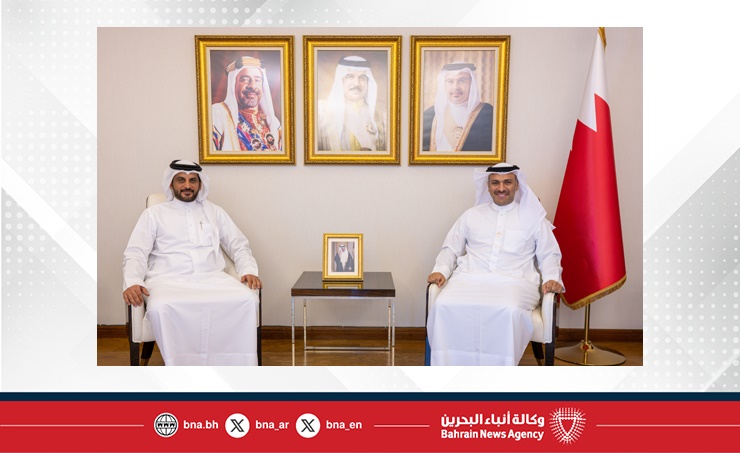 Information Minister receives Bahraini Ambassador to Qatar