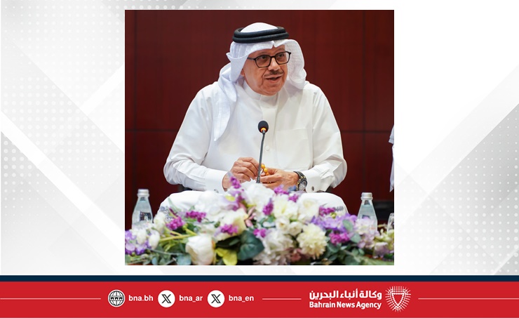 Foreign Minister meets teams involved in repatriation of Bahraini ...