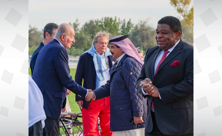 HM King receives former Spanish Monarch, several guests of Bahrain
