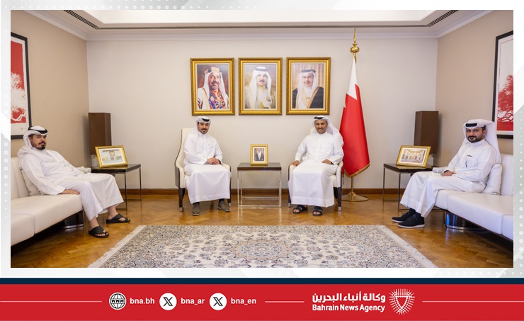 Information Minister receives Editor-in-Chief of Al Watan newspaper