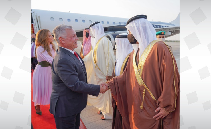 HM King welcomes Jordanian Monarch upon arrival to Bahrain