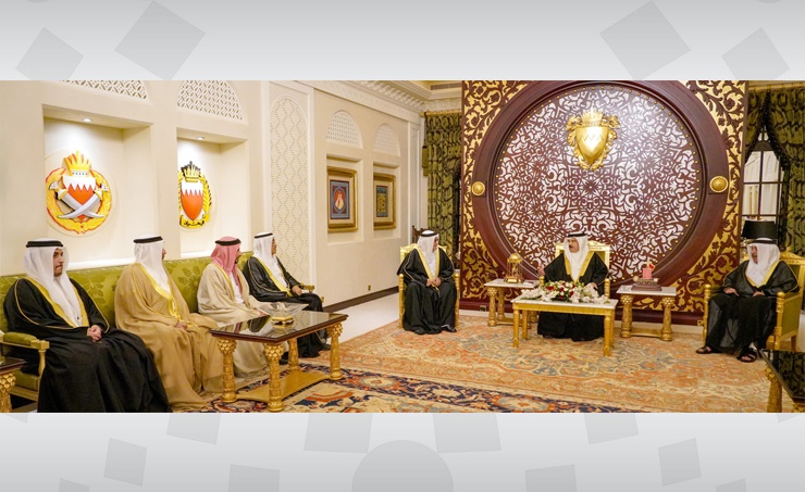 HM King receives late Shaikh Khalid bin Abdulaziz Al Khalifa’s family