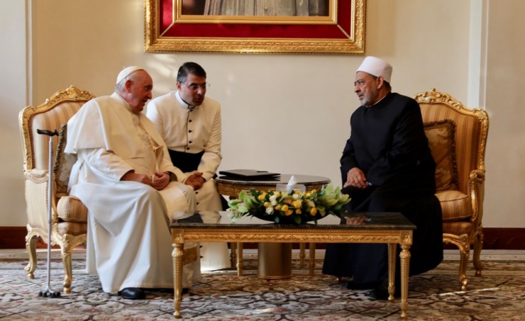 Pope, Sheikh Al Azhar agree on coordination to save humanity from wars ...