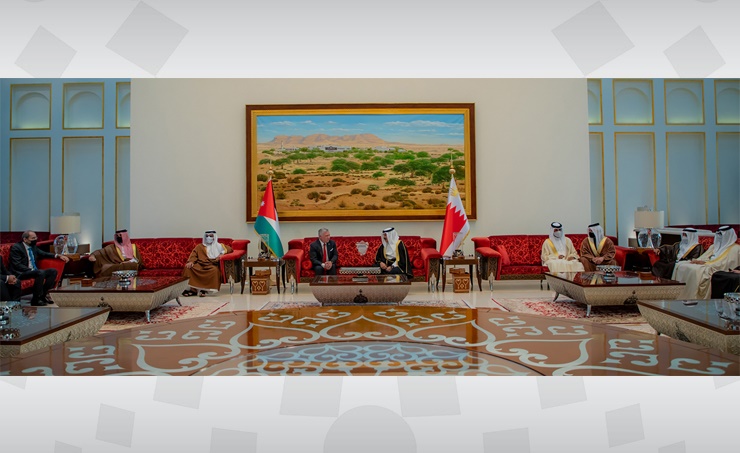 HM King welcomes Jordanian Monarch upon arrival to Bahrain