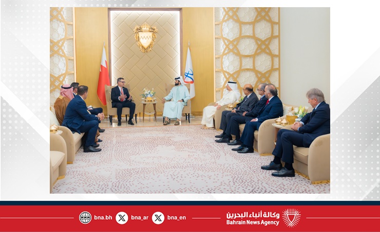 HH Shaikh Nasser bin Hamad receives Halliburton Chairman