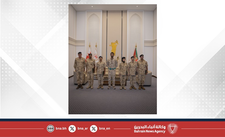 HH Shaikh Nasser receives Isa Military College graduates