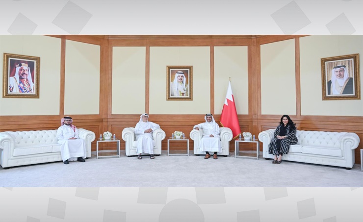 Information Minister meets UAE poet and writer