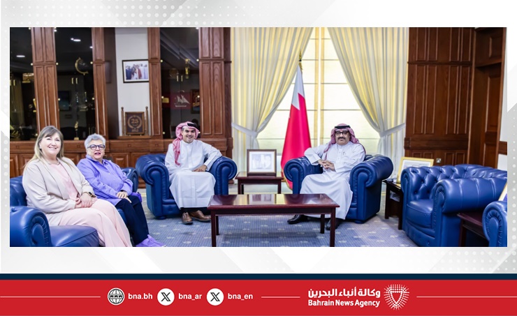 Education Minister receives Al Raja School delegation