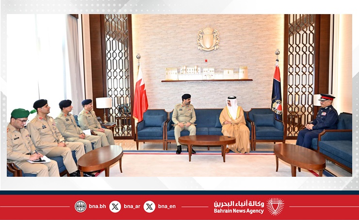 Interior Minister receives Pakistani military official