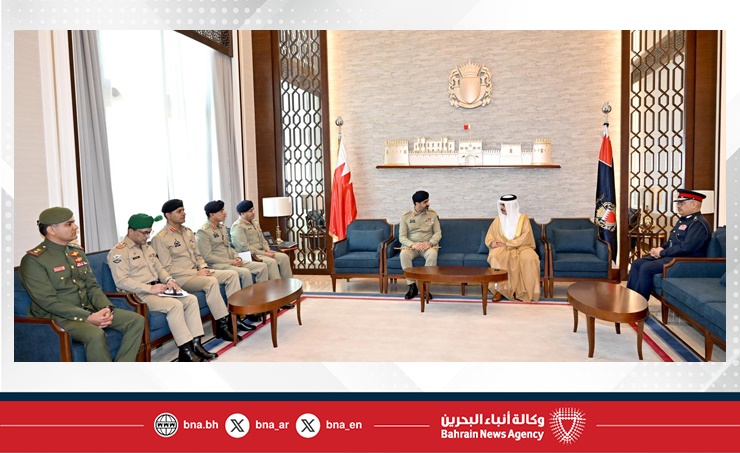 Interior Minister receives Pakistani military official